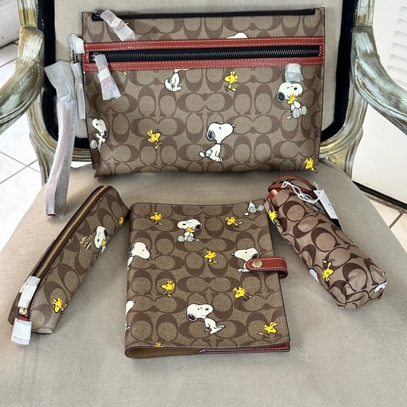 Coach | Accessories | Coach X Peanuts Signature Snoopy Pouch Pencil ...